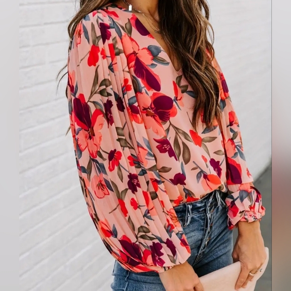 Private Label | Tops | Floral Pleated Bellsleeve Blouse | Poshmark
